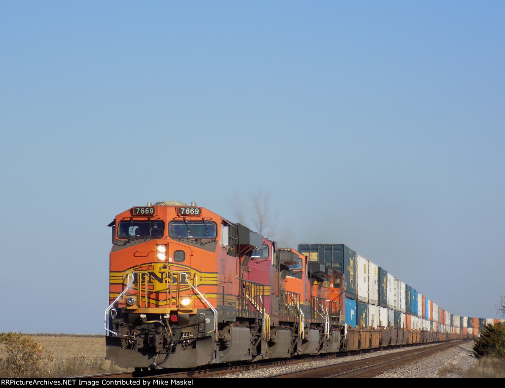 BNSF 7669